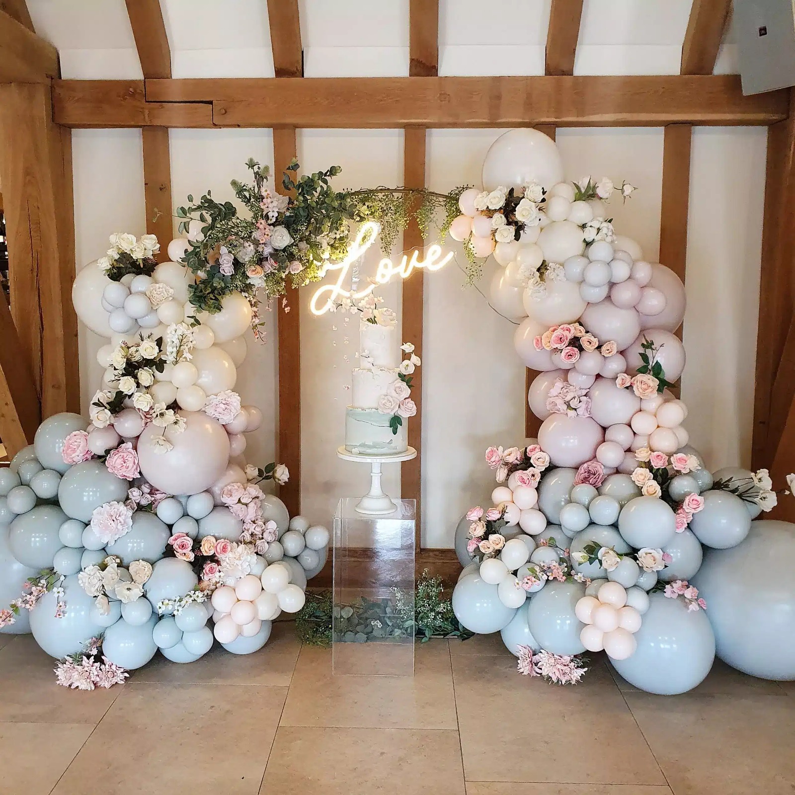 How to Arrange Balloons for Wedding - DGM News