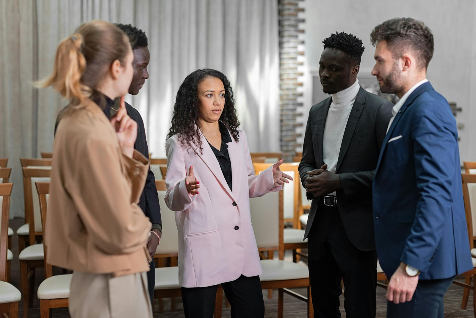 The Role of Leadership in Fostering Team Communication - DGM News